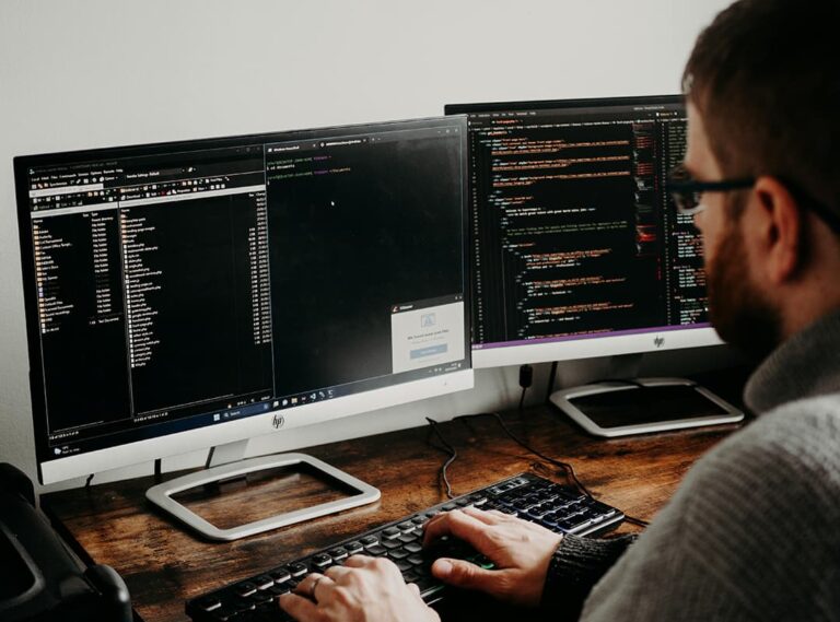 Agent-Based Modeling: How to Simulate the Behavior of Large Systems